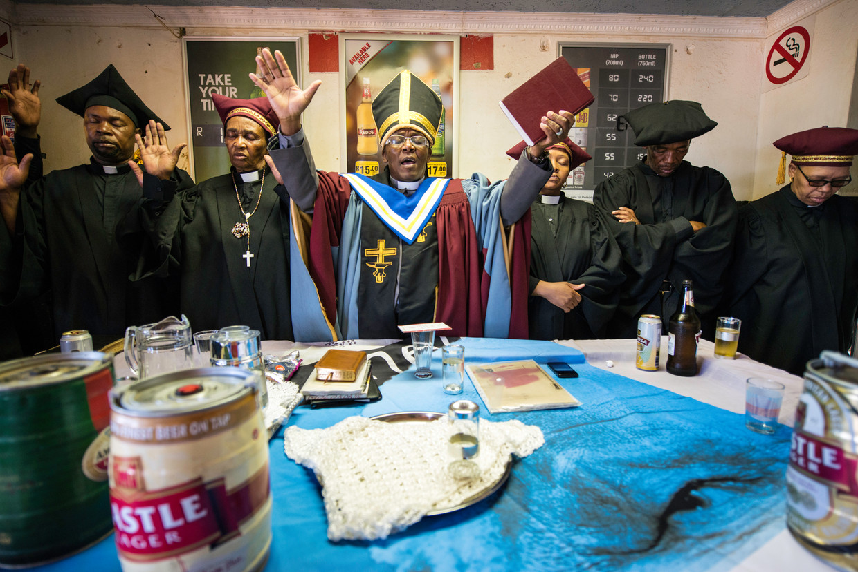 Pope Tsietsi Makiti and the Gabola Church – Magnus Lundberg